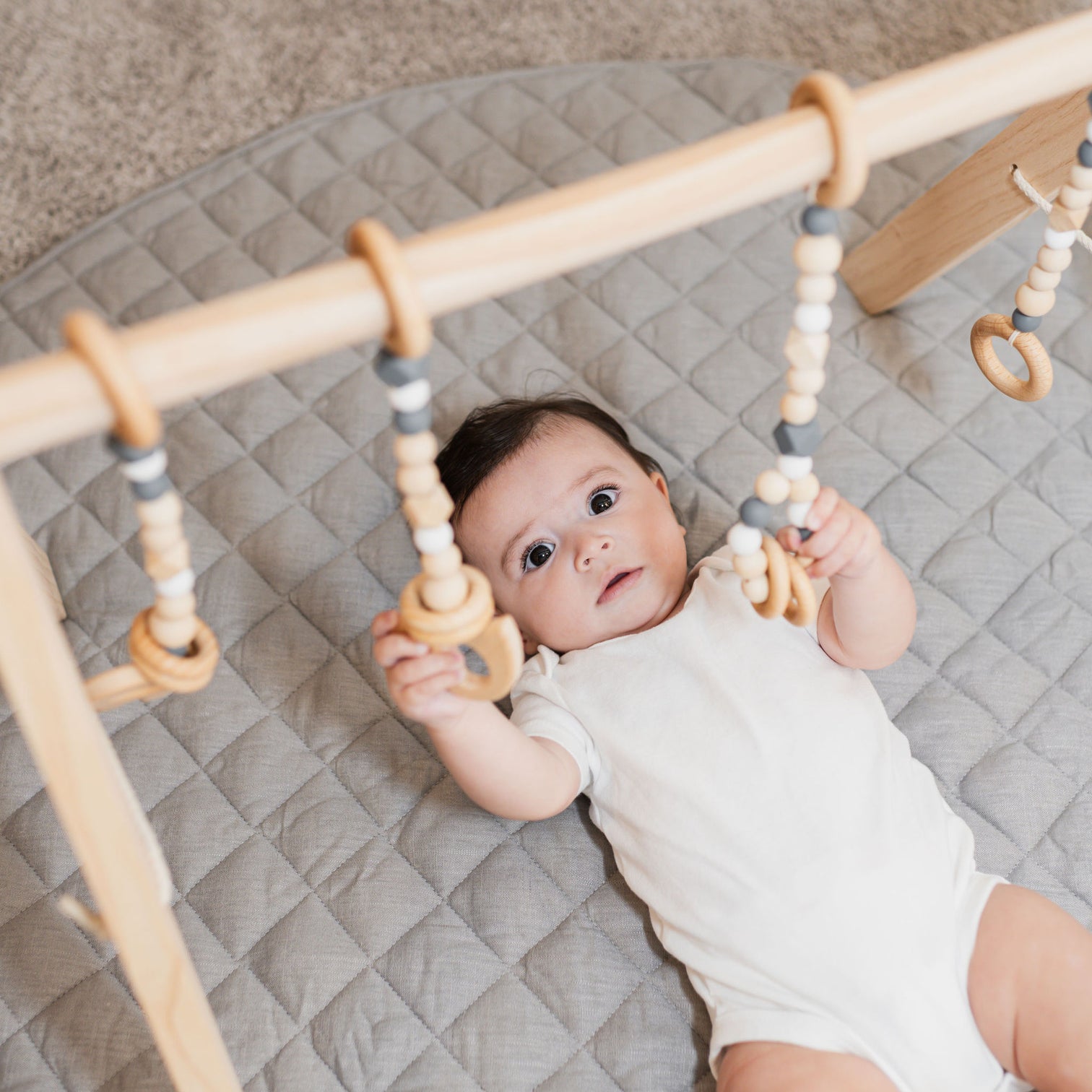 Finding the Perfect Bath for Your Newborn | Poppyseed Play Parenting ...